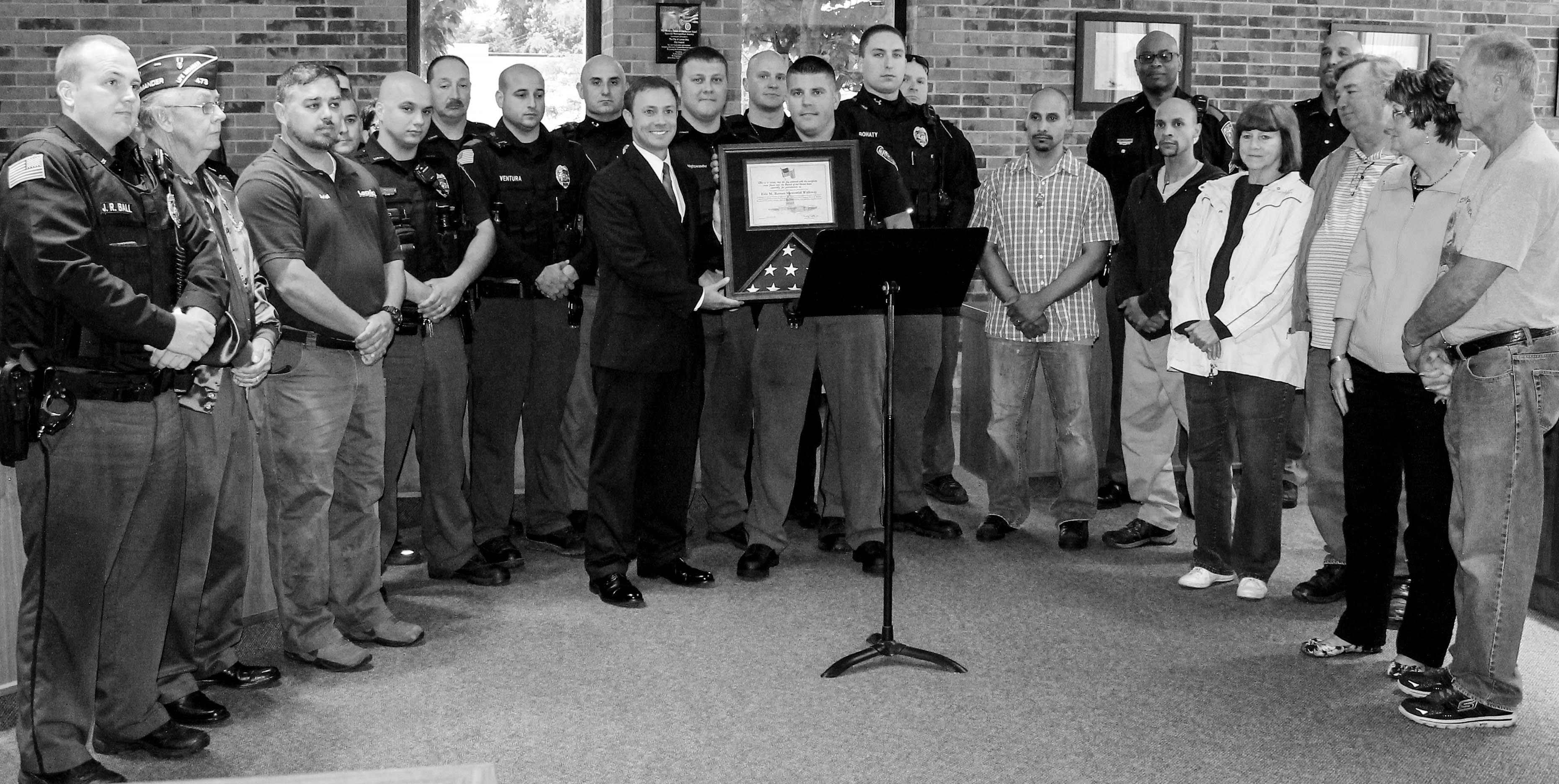 presentation of the flag – LORAIN 365