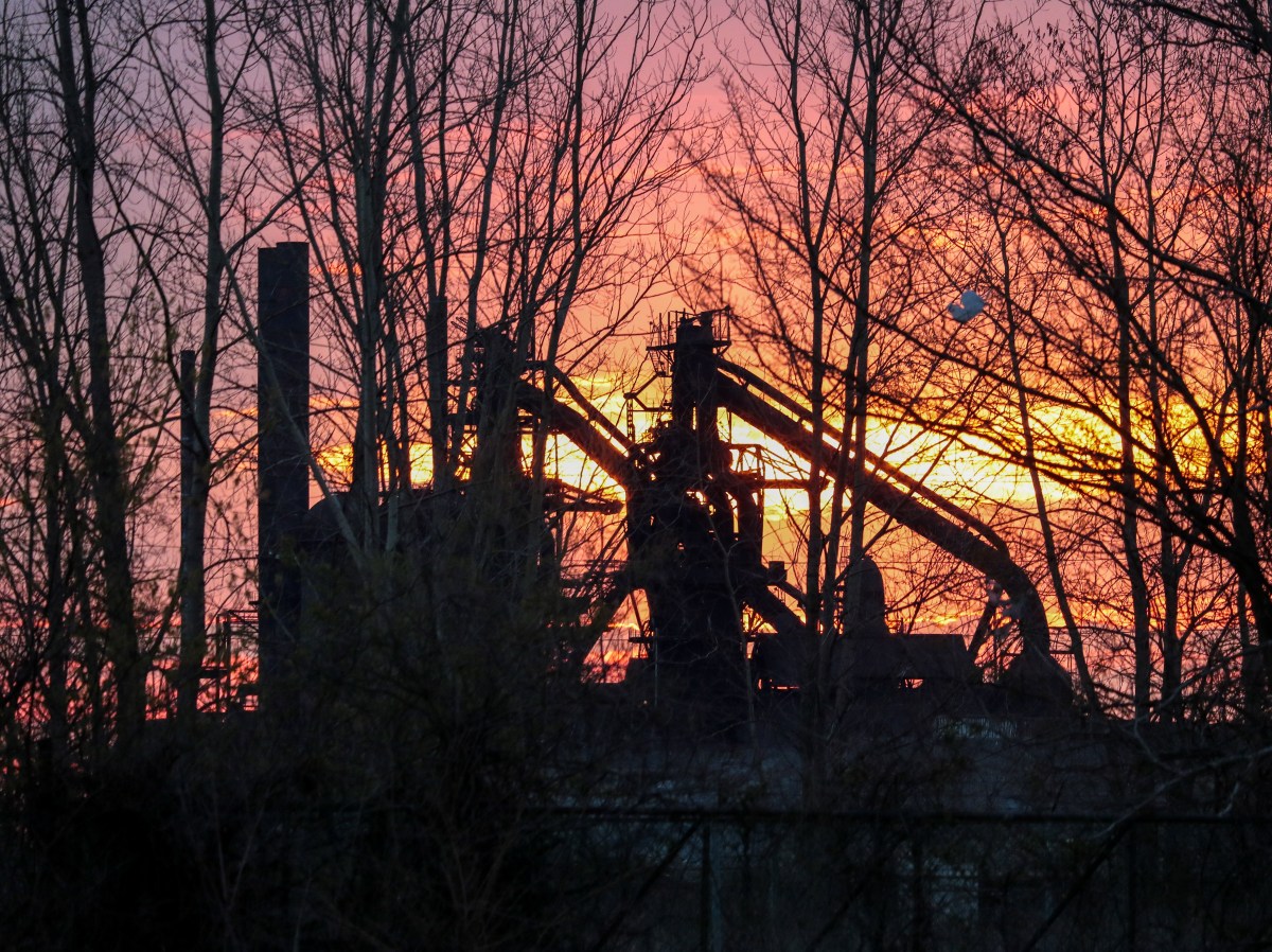steel mill sunrise – LORAIN 365