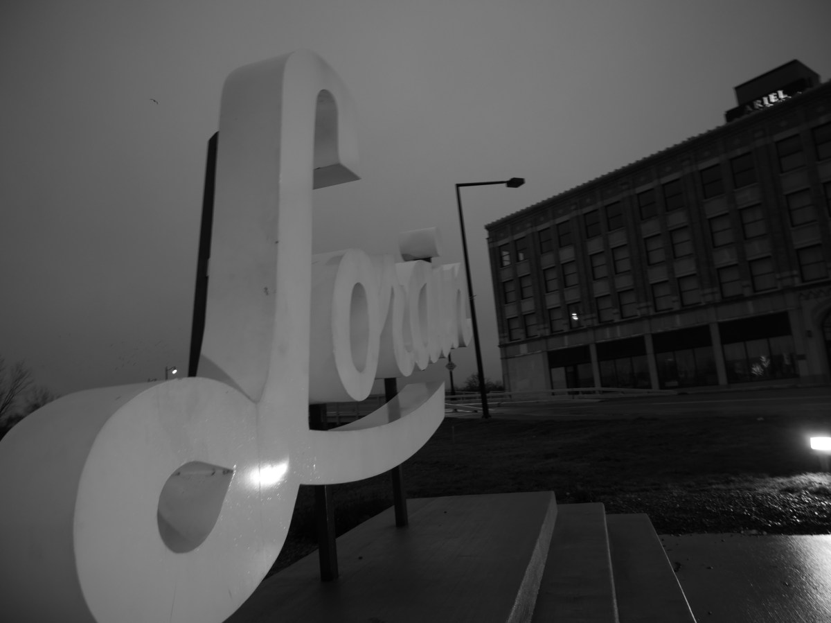 Lorain Sign – LORAIN 365